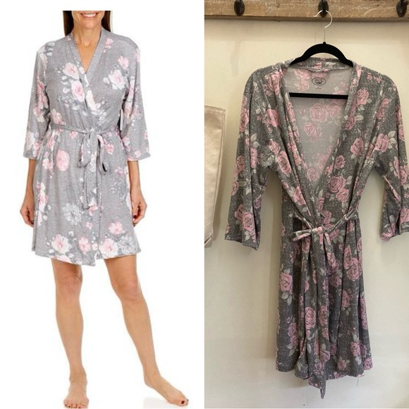 Laura Ashley | Intimates & Sleepwear | Laura Ashley Floral Robe L ...